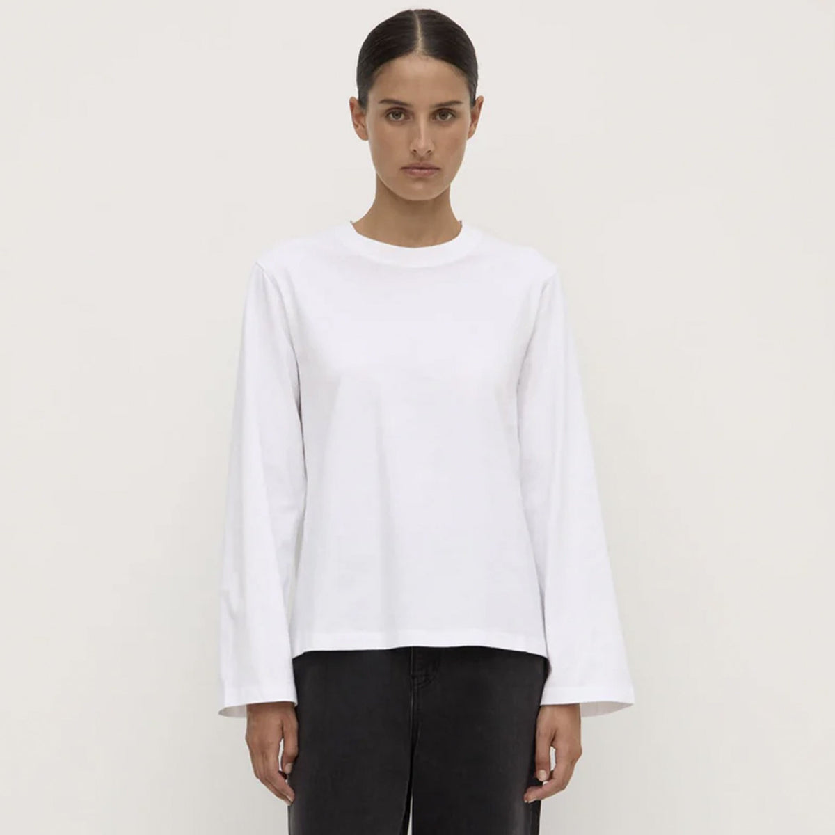 Assembly Label Dana Relaxed Long Sleeve Tee - White | Tea Pea