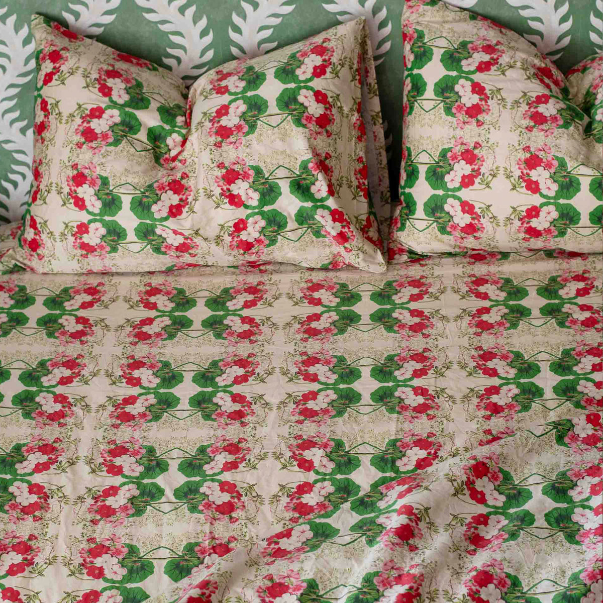 Lazybones Organic Cotton Bedlinen Set - Pelargonium | Tea Pea