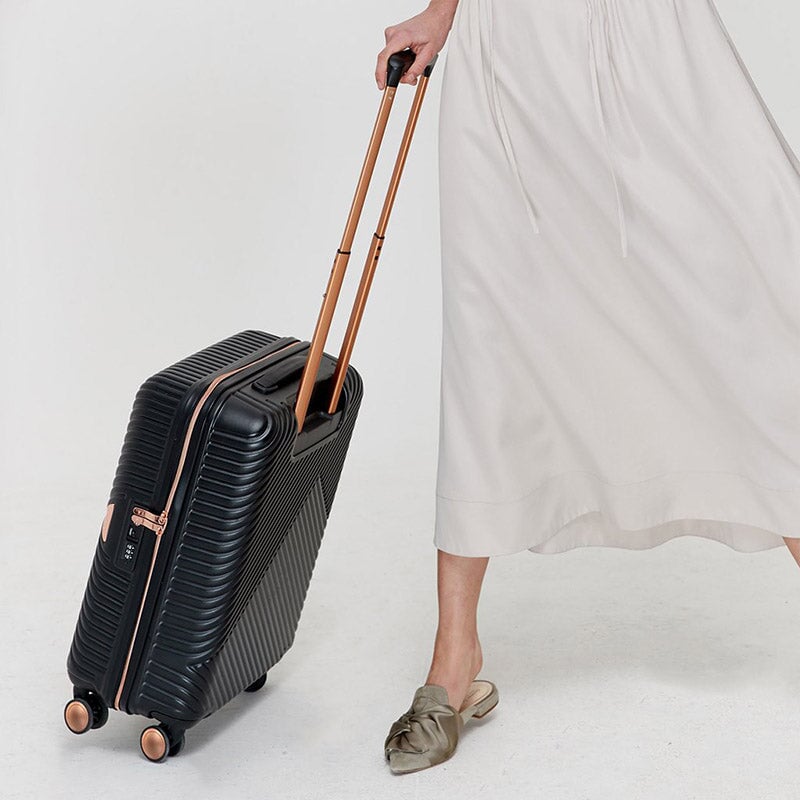 Saben Cabin Bag - Black | Tea Pea