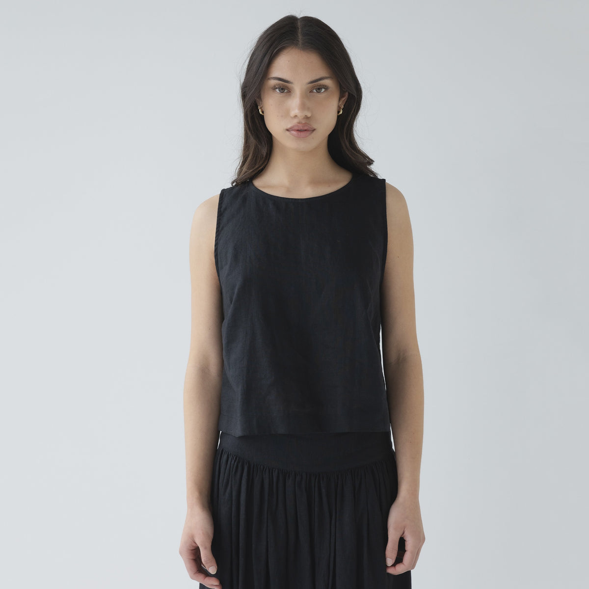 Sophie Shell Buttons Linen Top - Black | Tea Pea
